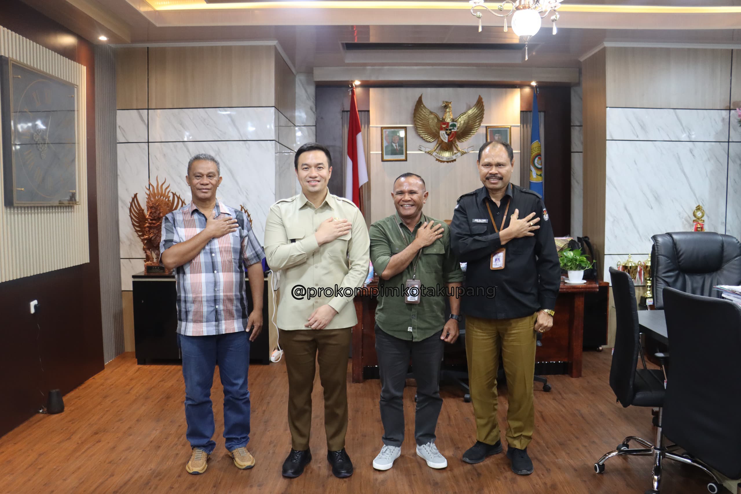 Wali Kota Chris Widodo Terima Audiensi Anggota KPU Kota Kupang - mikannews.com